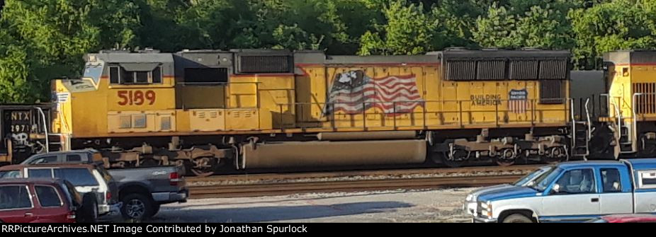 UP 5189, conductor's side view